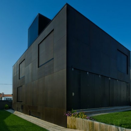 Crna boja u arhitekturi - da ili ne?